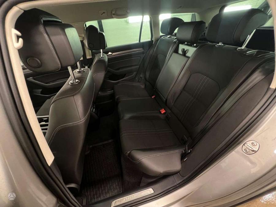 Grey Volkswagen Passat Alltrack 2015 in Vilnius, with an engine capacity of 1.97 L and mileage of 296 thousand km for 13800 €, photo 31 on AUTOMOTO.COM.LV