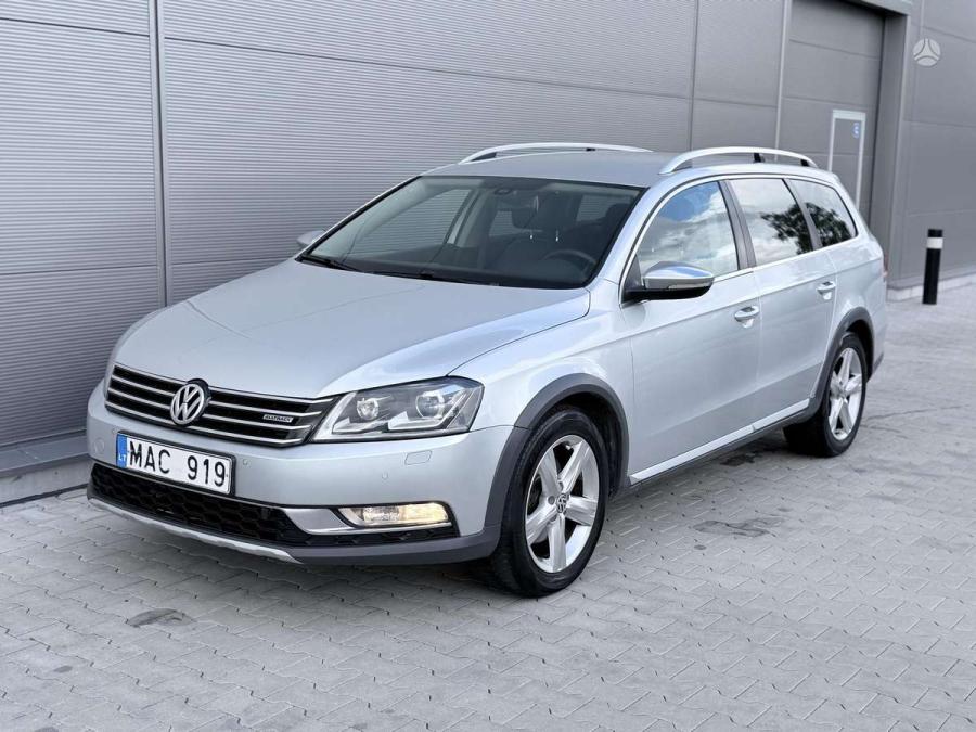 Grey Volkswagen Passat Alltrack 2015 in Vilnius, with an engine capacity of 1.97 L and mileage of 244 thousand km for 7300 €, photo 3 on AUTOMOTO.COM.LV