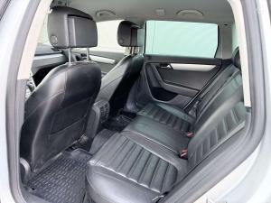 Grey Volkswagen Passat Alltrack 2015 in Vilnius, with an engine capacity of 1.97 L and mileage of 244 thousand km for 7300 €, photo 11 on AUTOMOTO.COM.LV