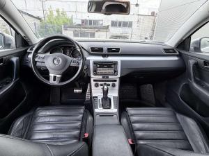 Grey Volkswagen Passat Alltrack 2015 in Vilnius, with an engine capacity of 1.97 L and mileage of 244 thousand km for 7300 €, photo 12 on AUTOMOTO.COM.LV
