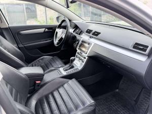 Grey Volkswagen Passat Alltrack 2015 in Vilnius, with an engine capacity of 1.97 L and mileage of 244 thousand km for 7300 €, photo 13 on AUTOMOTO.COM.LV