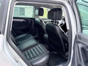 Grey Volkswagen Passat Alltrack 2015 in Vilnius, with an engine capacity of 1.97 L and mileage of 244 thousand km for 7300 €, photo 15 on AUTOMOTO.COM.LV