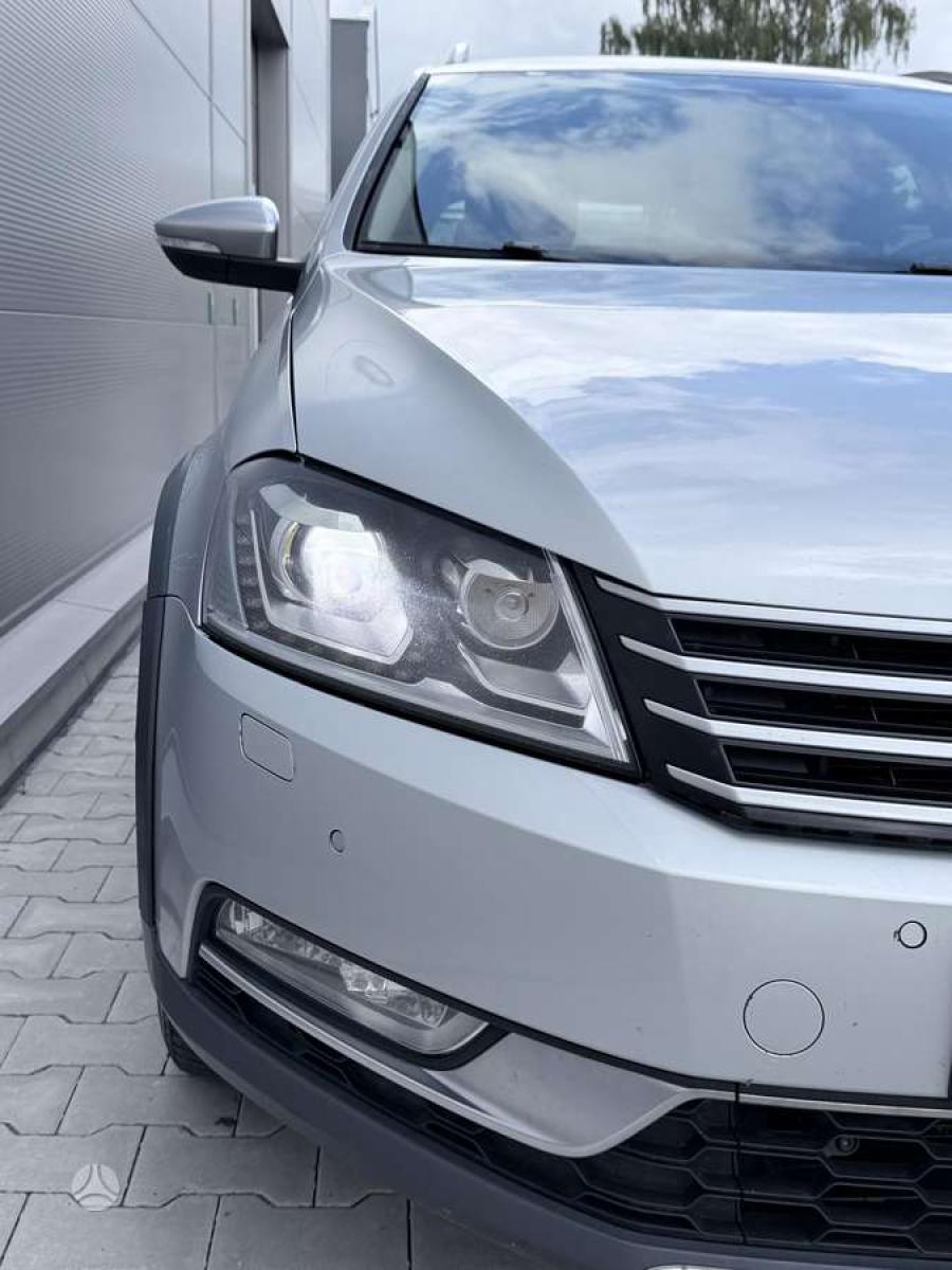 Grey Volkswagen Passat Alltrack 2015 in Vilnius, with an engine capacity of 1.97 L and mileage of 244 thousand km for 7300 €, photo 17 on AUTOMOTO.COM.LV