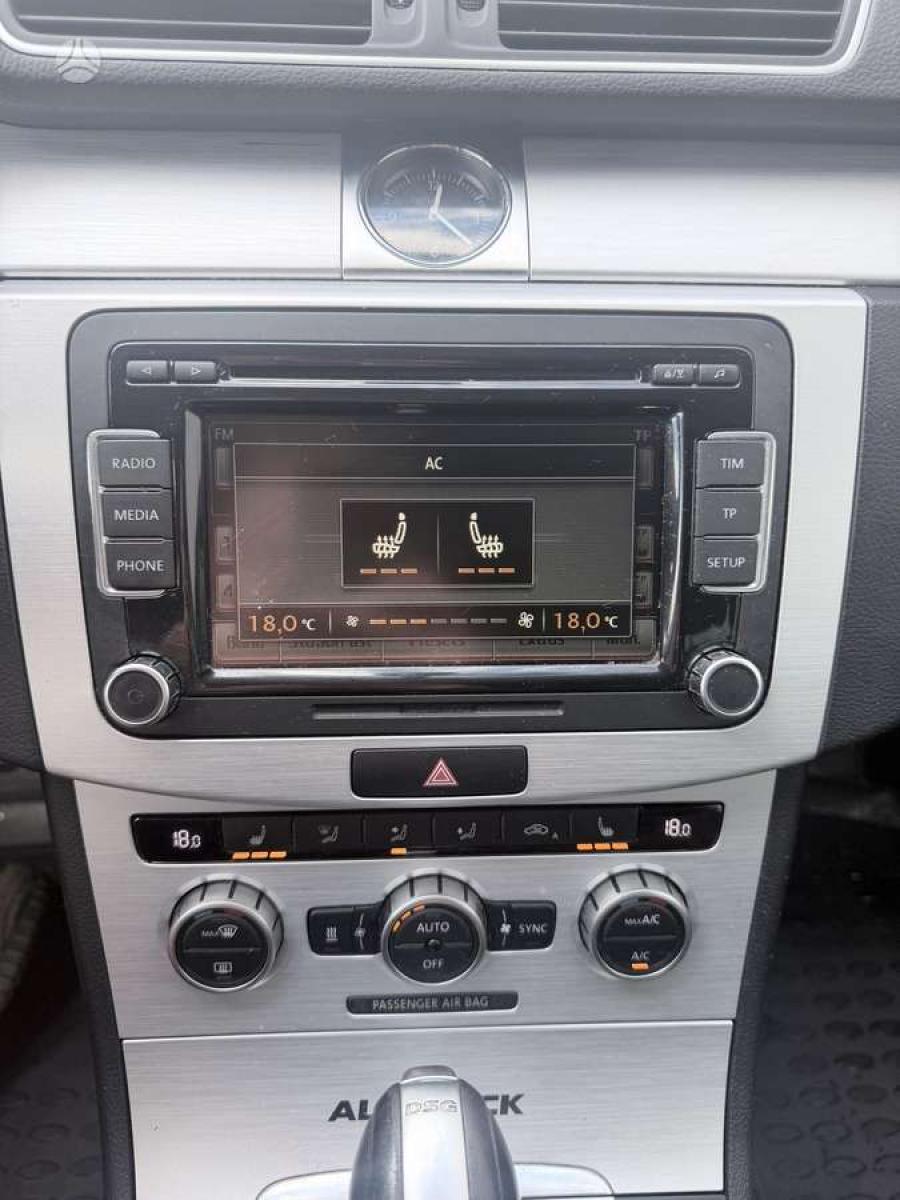 Grey Volkswagen Passat Alltrack 2015 in Vilnius, with an engine capacity of 1.97 L and mileage of 244 thousand km for 7300 €, photo 25 on AUTOMOTO.COM.LV
