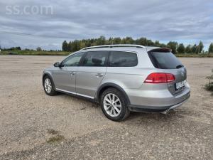 Pelēks Volkswagen Passat Alltrack 2015 Kuldīga, ar dzinēja tilpumu 2.00 L un nobraukumu 273 tūkst. km par 7890 €, foto 6 vietnē AUTOMOTO.COM.LV