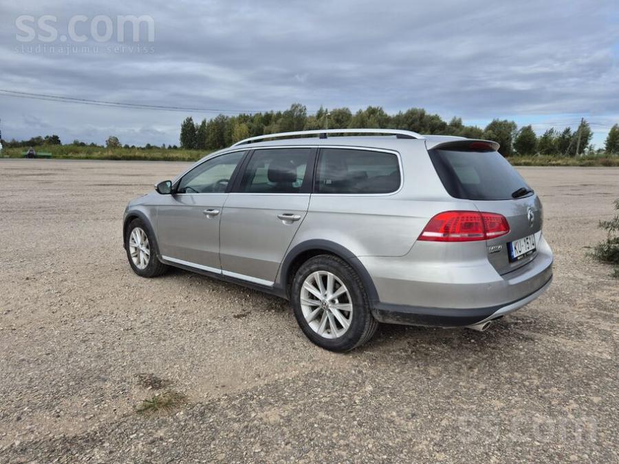Pelēks Volkswagen Passat Alltrack 2015 Kuldīga, ar dzinēja tilpumu 2.00 L un nobraukumu 273 tūkst. km par 7890 €, foto 6 vietnē AUTOMOTO.COM.LV