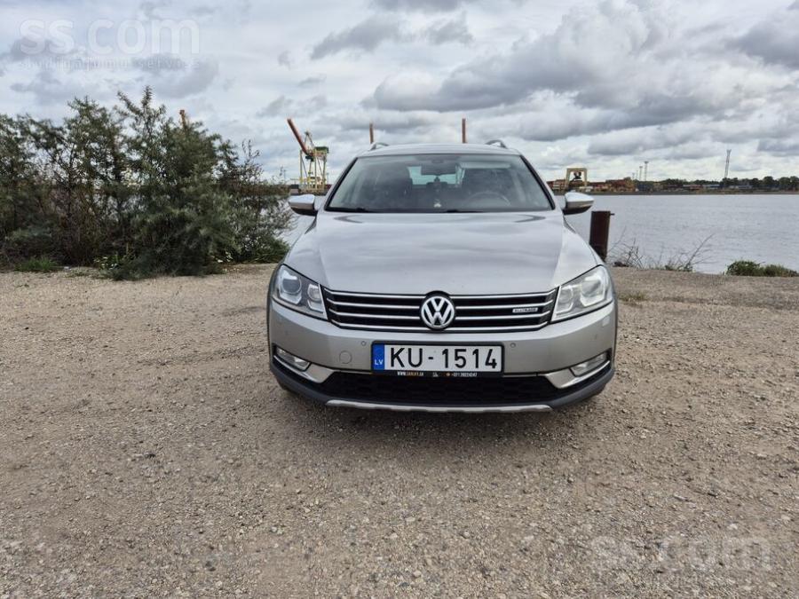 Pelēks Volkswagen Passat Alltrack 2015 Kuldīga, ar dzinēja tilpumu 2.00 L un nobraukumu 273 tūkst. km par 7890 €, foto 9 vietnē AUTOMOTO.COM.LV