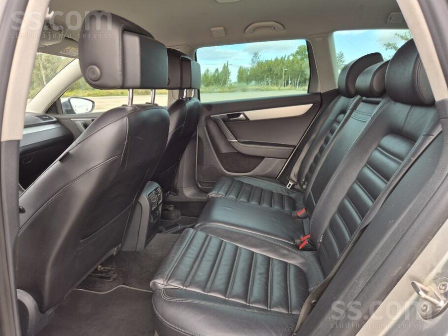 Pelēks Volkswagen Passat Alltrack 2015 Kuldīga, ar dzinēja tilpumu 2.00 L un nobraukumu 273 tūkst. km par 7890 €, foto 12 vietnē AUTOMOTO.COM.LV
