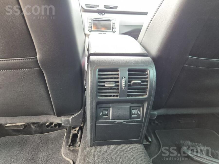 Pelēks Volkswagen Passat Alltrack 2015 Kuldīga, ar dzinēja tilpumu 2.00 L un nobraukumu 273 tūkst. km par 7890 €, foto 13 vietnē AUTOMOTO.COM.LV