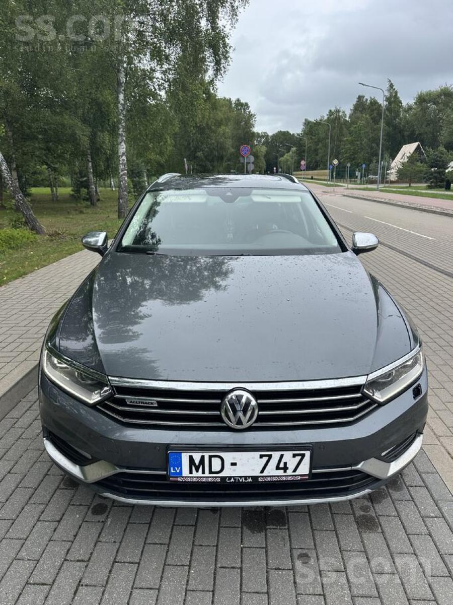 Grey Volkswagen Passat Alltrack 2016 in Liepaja, with an engine capacity of 2.00 L and mileage of 254 thousand km for 14450 €, photo 1 on AUTOMOTO.COM.LV