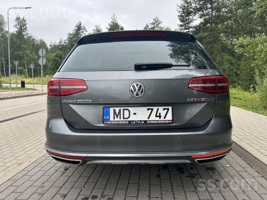 Grey Volkswagen Passat Alltrack 2016 in Liepaja, with an engine capacity of 2.00 L and mileage of 254 thousand km for 14450 €, photo 6 on AUTOMOTO.COM.LV