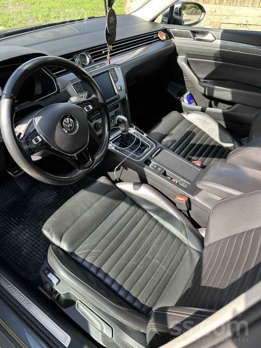 Grey Volkswagen Passat Alltrack 2016 in Liepaja, with an engine capacity of 2.00 L and mileage of 254 thousand km for 14450 €, photo 19 on AUTOMOTO.COM.LV