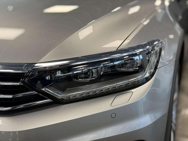 Pelēks Volkswagen Passat Alltrack 2016 Klaipėda, ar dzinēja tilpumu 2.00 L un nobraukumu 139 tūkst. km par 16550 €, foto 4 vietnē AUTOMOTO.COM.LV