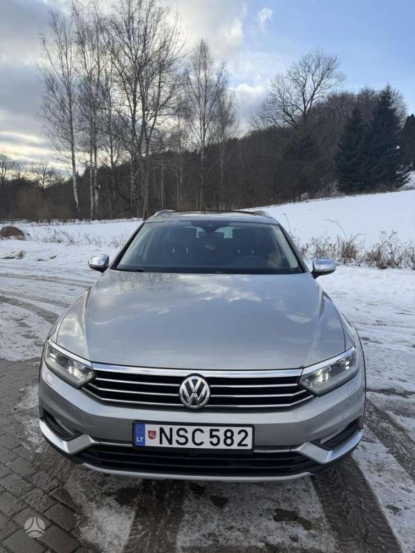 Grey Volkswagen Passat Alltrack 2016 in Vilnius, with an engine capacity of 0.00 L and mileage of 165 thousand km for 10500 €, photo 2 on AUTOMOTO.COM.LV