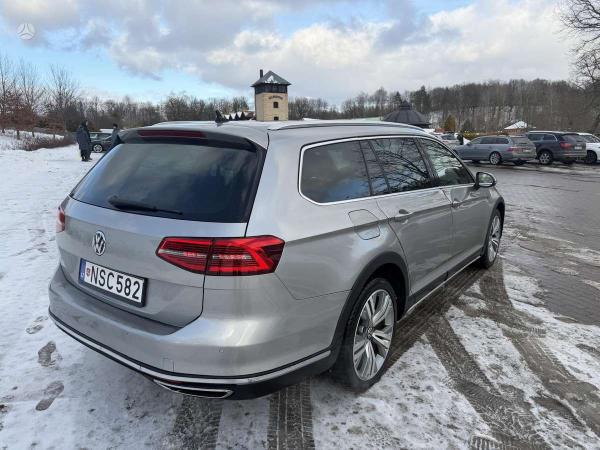 Grey Volkswagen Passat Alltrack 2016 in Vilnius, with an engine capacity of 0.00 L and mileage of 165 thousand km for 10500 €, photo 5 on AUTOMOTO.COM.LV