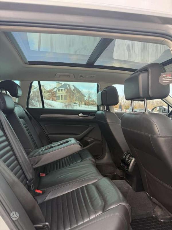 Grey Volkswagen Passat Alltrack 2016 in Vilnius, with an engine capacity of 0.00 L and mileage of 165 thousand km for 10500 €, photo 7 on AUTOMOTO.COM.LV