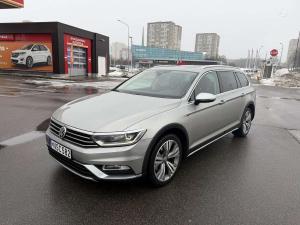 Grey Volkswagen Passat Alltrack 2016 in Vilnius, with an engine capacity of 2.00 L and mileage of 161 thousand km for 10300 €, photo  on AUTOMOTO.COM.LV