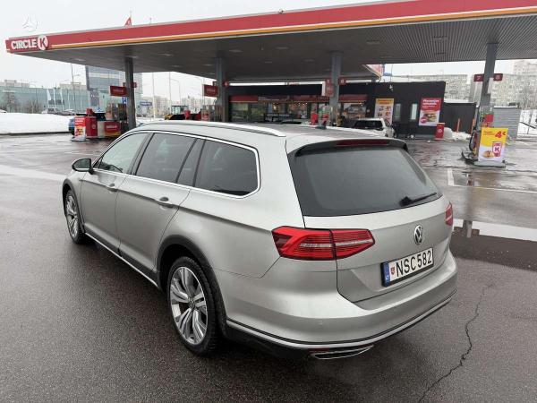 Pelēks Volkswagen Passat Alltrack 2016 Viļņa, ar dzinēja tilpumu 2.00 L un nobraukumu 161 tūkst. km par 10300 €, foto 6 vietnē AUTOMOTO.COM.LV