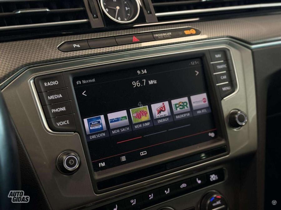 Pelēks Volkswagen Passat Alltrack 2016 Klaipėda, ar dzinēja tilpumu 2.00 L un nobraukumu 139 tūkst. km par 15950 €, foto 6 vietnē AUTOMOTO.COM.LV