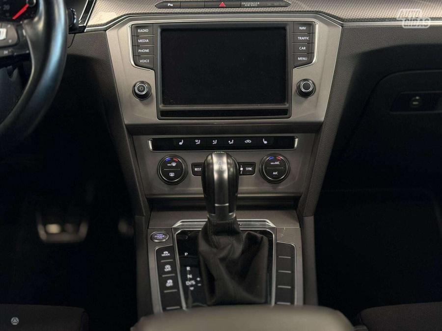 Pelēks Volkswagen Passat Alltrack 2016 Klaipėda, ar dzinēja tilpumu 2.00 L un nobraukumu 139 tūkst. km par 15950 €, foto 31 vietnē AUTOMOTO.COM.LV