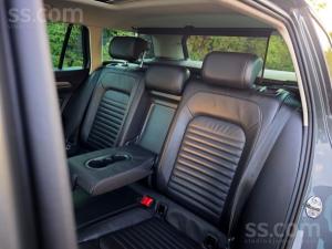 Pelēks Volkswagen Passat Alltrack 2016 Jūrmala, ar dzinēja tilpumu 2.00 L un nobraukumu 260 tūkst. km par 12900 €, foto 29 vietnē AUTOMOTO.COM.LV