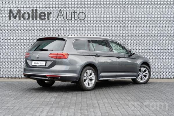 Pelēks Volkswagen Passat Alltrack 2016 Rīga, ar dzinēja tilpumu 2.00 L un nobraukumu 273 tūkst. km par 12100 €, foto 4 vietnē AUTOMOTO.COM.LV