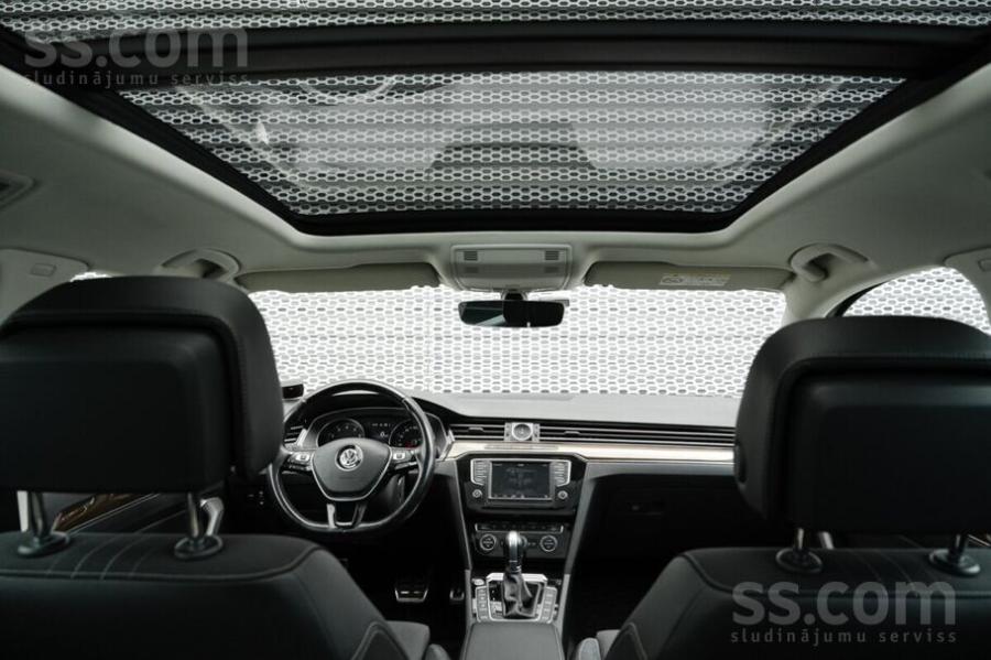 Grey Volkswagen Passat Alltrack 2016 in Riga, with an engine capacity of 2.00 L and mileage of 273 thousand km for 12100 €, photo 8 on AUTOMOTO.COM.LV