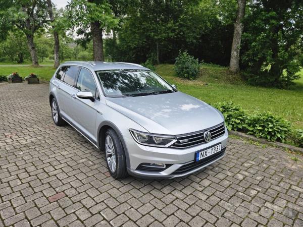 Pelēks Volkswagen Passat Alltrack 2016 Valmiera, ar dzinēja tilpumu 2.00 L un nobraukumu 270 tūkst. km par 10000 €, foto 2 vietnē AUTOMOTO.COM.LV