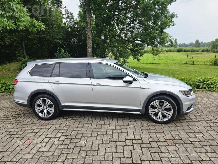 Pelēks Volkswagen Passat Alltrack 2016 Valmiera, ar dzinēja tilpumu 2.00 L un nobraukumu 270 tūkst. km par 10000 €, foto 5 vietnē AUTOMOTO.COM.LV