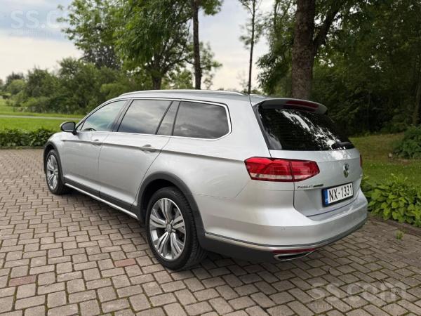 Pelēks Volkswagen Passat Alltrack 2016 Valmiera, ar dzinēja tilpumu 2.00 L un nobraukumu 270 tūkst. km par 10000 €, foto 5 vietnē AUTOMOTO.COM.LV