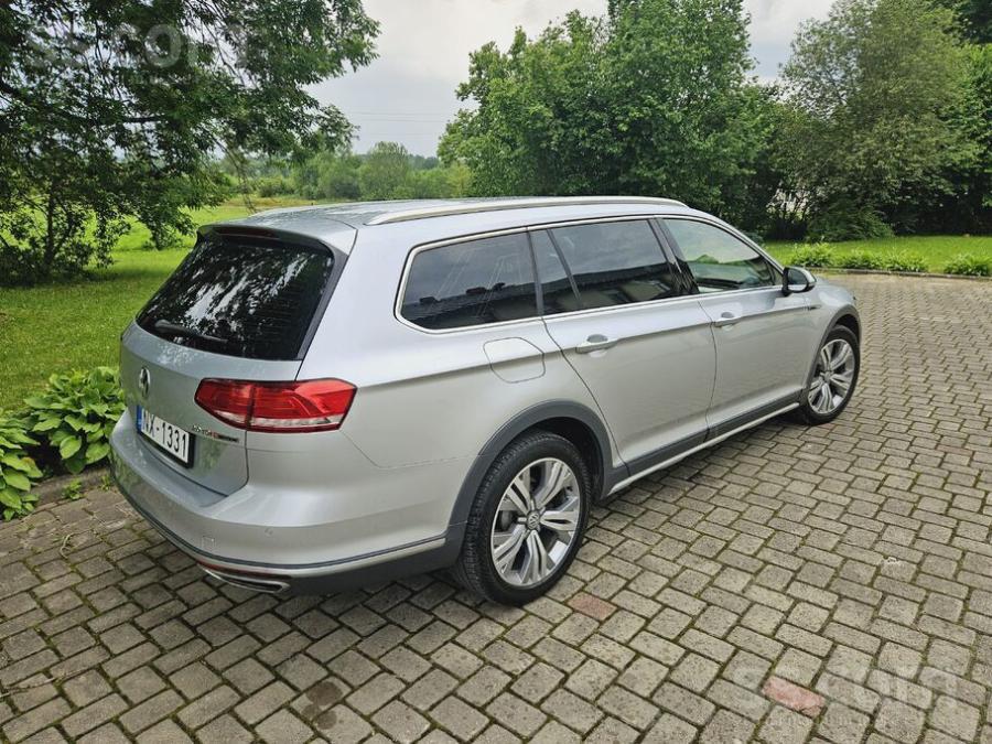 Pelēks Volkswagen Passat Alltrack 2016 Valmiera, ar dzinēja tilpumu 2.00 L un nobraukumu 270 tūkst. km par 10000 €, foto 7 vietnē AUTOMOTO.COM.LV