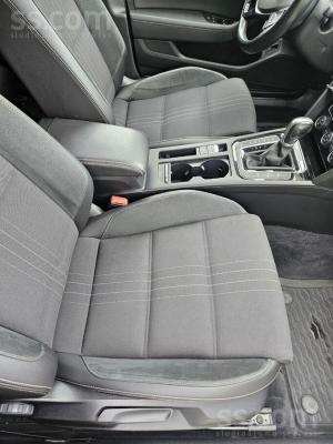 Pelēks Volkswagen Passat Alltrack 2016 Valmiera, ar dzinēja tilpumu 2.00 L un nobraukumu 270 tūkst. km par 10000 €, foto 11 vietnē AUTOMOTO.COM.LV