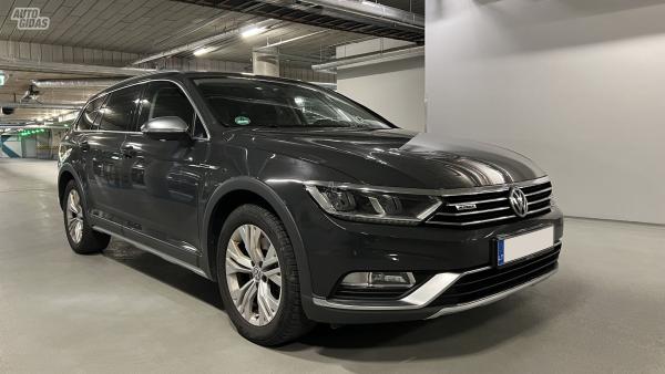Grey Volkswagen Passat Alltrack 2016 in Vilnius, with an engine capacity of 2.00 L and mileage of 250 thousand km for 12000 €, photo 2 on AUTOMOTO.COM.LV