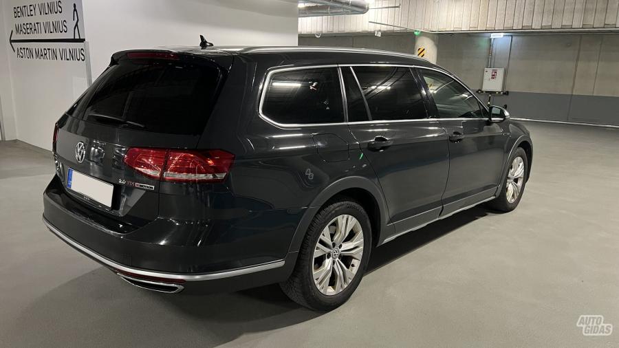 Grey Volkswagen Passat Alltrack 2016 in Vilnius, with an engine capacity of 2.00 L and mileage of 250 thousand km for 12000 €, photo 9 on AUTOMOTO.COM.LV