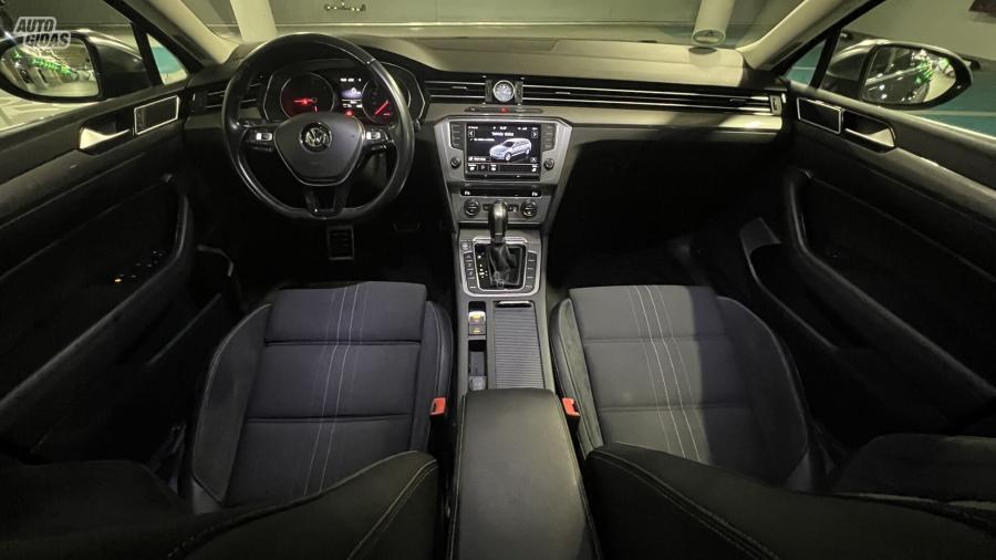Grey Volkswagen Passat Alltrack 2016 in Vilnius, with an engine capacity of 2.00 L and mileage of 250 thousand km for 12000 €, photo 16 on AUTOMOTO.COM.LV