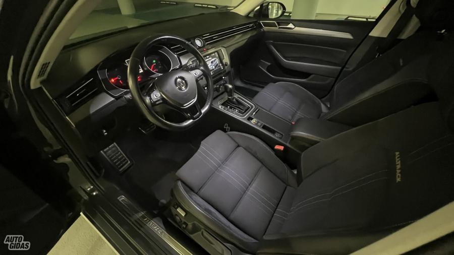 Grey Volkswagen Passat Alltrack 2016 in Vilnius, with an engine capacity of 2.00 L and mileage of 250 thousand km for 12000 €, photo 17 on AUTOMOTO.COM.LV