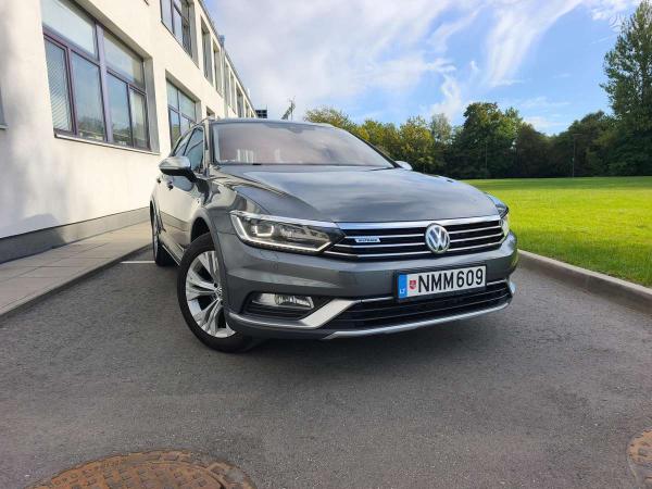 Pelēks Volkswagen Passat Alltrack 2016 Kauņa, ar dzinēja tilpumu 2.00 L un nobraukumu 303 tūkst. km par 11900 €, foto 1 vietnē AUTOMOTO.COM.LV