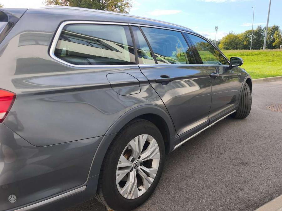 Pelēks Volkswagen Passat Alltrack 2016 Kauņa, ar dzinēja tilpumu 2.00 L un nobraukumu 303 tūkst. km par 11900 €, foto 12 vietnē AUTOMOTO.COM.LV