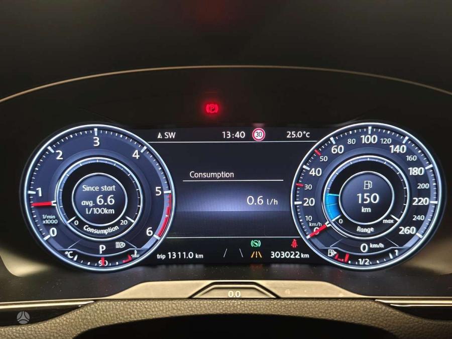 Pelēks Volkswagen Passat Alltrack 2016 Kauņa, ar dzinēja tilpumu 2.00 L un nobraukumu 303 tūkst. km par 11900 €, foto 23 vietnē AUTOMOTO.COM.LV
