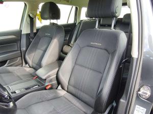 Pelēks Volkswagen Passat Alltrack 2016 Kauņa, ar dzinēja tilpumu 2.00 L un nobraukumu 303 tūkst. km par 11900 €, foto 28 vietnē AUTOMOTO.COM.LV
