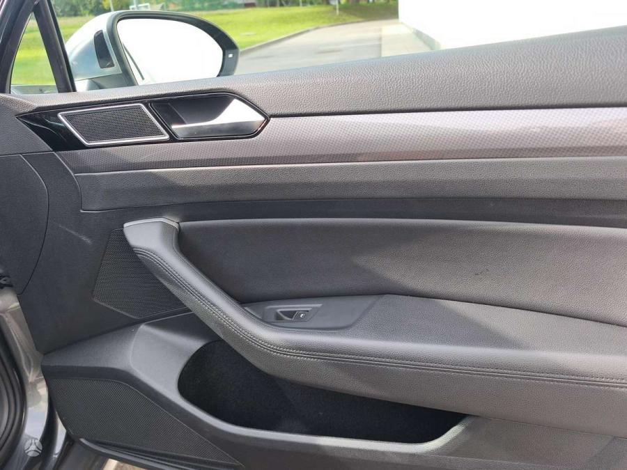 Pelēks Volkswagen Passat Alltrack 2016 Kauņa, ar dzinēja tilpumu 2.00 L un nobraukumu 303 tūkst. km par 11900 €, foto 30 vietnē AUTOMOTO.COM.LV