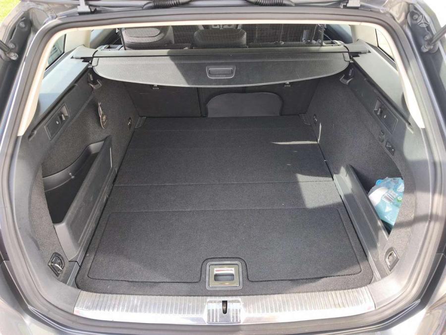 Pelēks Volkswagen Passat Alltrack 2016 Kauņa, ar dzinēja tilpumu 2.00 L un nobraukumu 303 tūkst. km par 11900 €, foto 35 vietnē AUTOMOTO.COM.LV