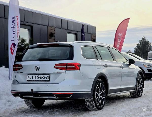 Grey Volkswagen Passat Alltrack 2017 in Taurage, with an engine capacity of 2.00 L and mileage of 229 thousand km for 12750 €, photo 8 on AUTOMOTO.COM.LV
