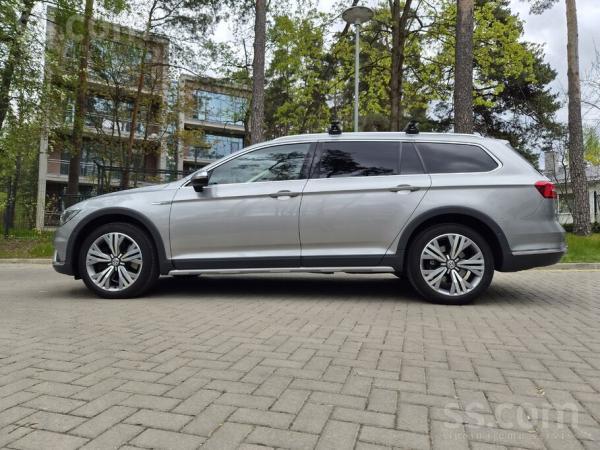 Grey Volkswagen Passat Alltrack 2017 in Riga, with an engine capacity of 2.00 L and mileage of 156 thousand km for 19900 €, photo 2 on AUTOMOTO.COM.LV