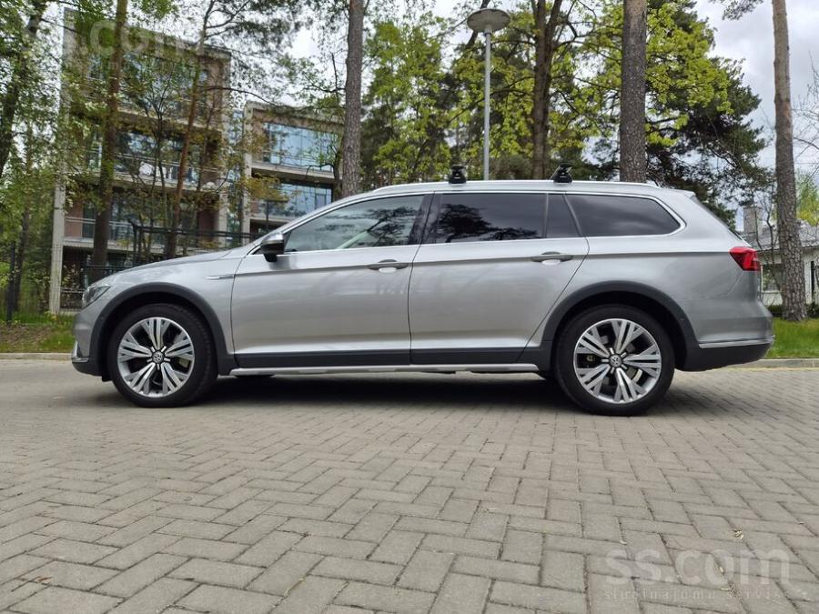 Pelēks Volkswagen Passat Alltrack 2017 Rīga, ar dzinēja tilpumu 2.00 L un nobraukumu 156 tūkst. km par 19900 €, foto 3 vietnē AUTOMOTO.COM.LV