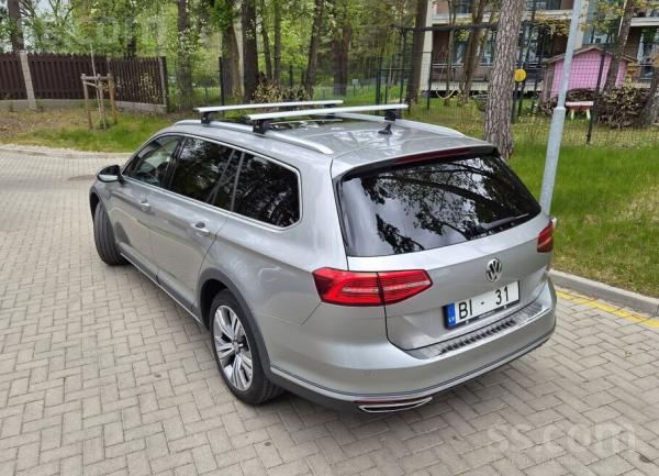 Grey Volkswagen Passat Alltrack 2017 in Riga, with an engine capacity of 2.00 L and mileage of 156 thousand km for 19900 €, photo 3 on AUTOMOTO.COM.LV