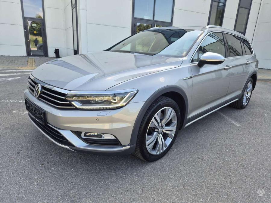 Pelēks Volkswagen Passat Alltrack 2017 Kauņa, ar dzinēja tilpumu 2.00 L un nobraukumu 299 tūkst. km par 13700 €, foto 1 vietnē AUTOMOTO.COM.LV