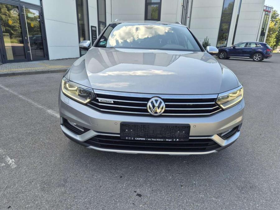 Pelēks Volkswagen Passat Alltrack 2017 Kauņa, ar dzinēja tilpumu 2.00 L un nobraukumu 299 tūkst. km par 13700 €, foto 4 vietnē AUTOMOTO.COM.LV
