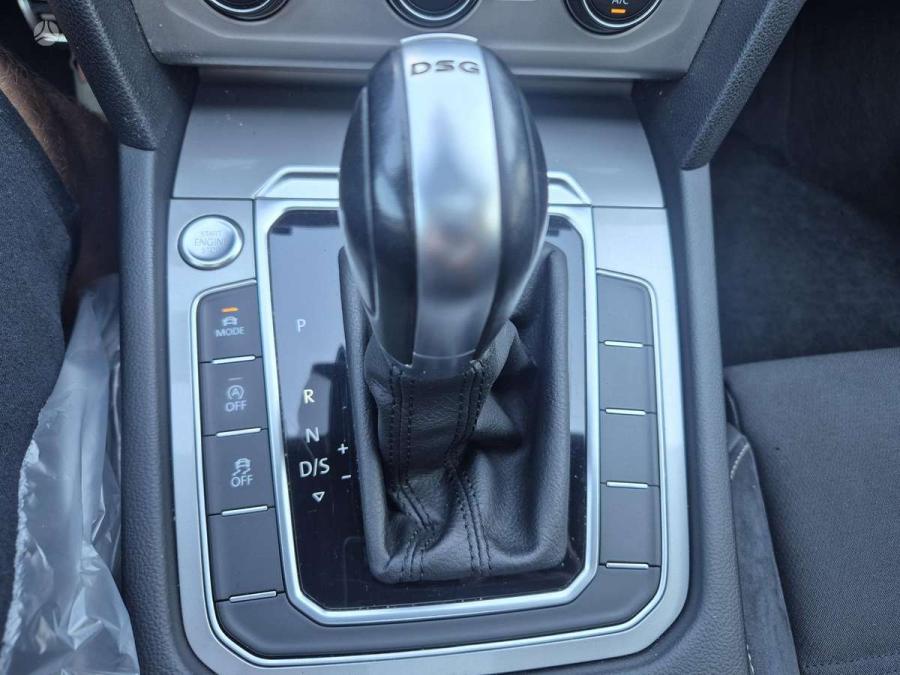 Pelēks Volkswagen Passat Alltrack 2017 Kauņa, ar dzinēja tilpumu 2.00 L un nobraukumu 299 tūkst. km par 13700 €, foto 19 vietnē AUTOMOTO.COM.LV