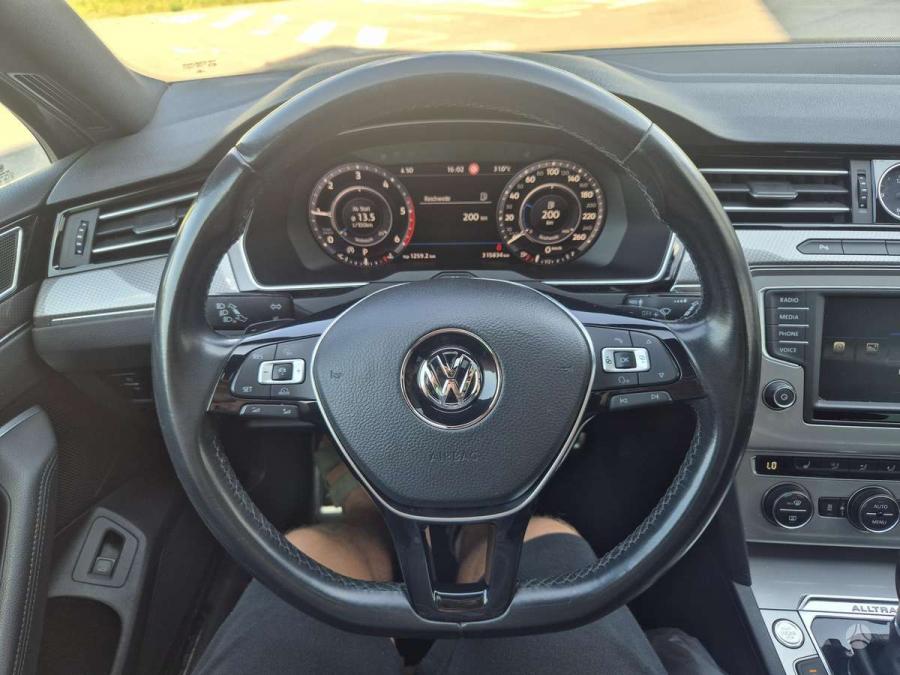 Pelēks Volkswagen Passat Alltrack 2017 Kauņa, ar dzinēja tilpumu 2.00 L un nobraukumu 299 tūkst. km par 13700 €, foto 23 vietnē AUTOMOTO.COM.LV